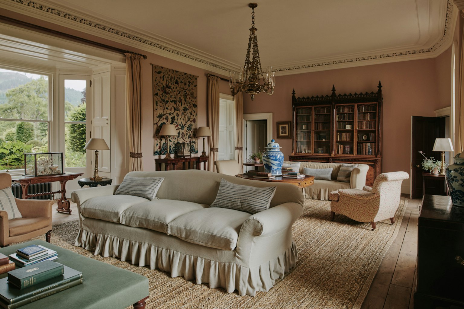 Aldourie Castle | Exclusive Hire Loch Ness